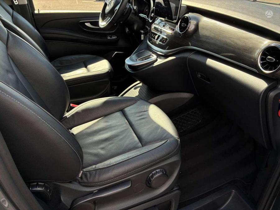 Pelēks Mercedes-Benz V 300 2022 Kauņa, ar dzinēja tilpumu 0.00 L un nobraukumu 133 tūkst. km par 51900 €, foto 13 vietnē AUTOMOTO.COM.LV