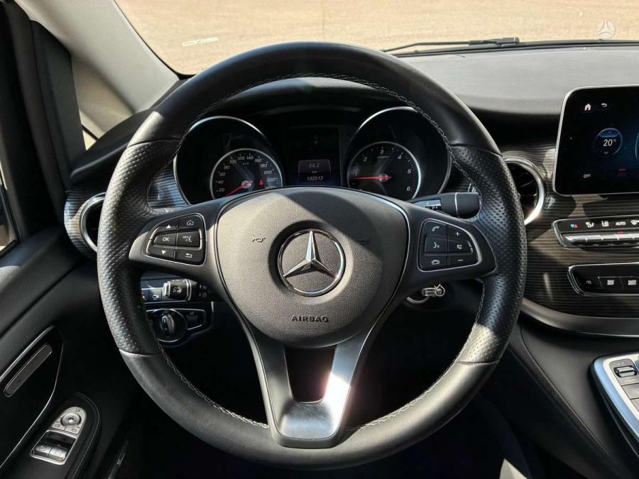 Pelēks Mercedes-Benz V 300 2022 Kauņa, ar dzinēja tilpumu 0.00 L un nobraukumu 133 tūkst. km par 51900 €, foto 22 vietnē AUTOMOTO.COM.LV