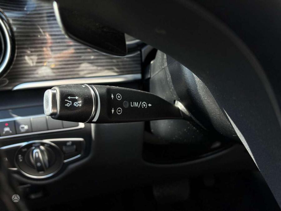 Pelēks Mercedes-Benz V 300 2022 Kauņa, ar dzinēja tilpumu 0.00 L un nobraukumu 133 tūkst. km par 51900 €, foto 23 vietnē AUTOMOTO.COM.LV
