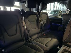 Pelēks Mercedes-Benz V 300 2024 Kauņa, ar dzinēja tilpumu 1.95 L un nobraukumu 8 tūkst. km par 79990 €, foto 26 vietnē AUTOMOTO.COM.LV
