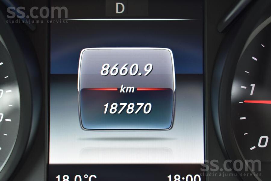 Pelēks Mercedes-Benz V 300 2019 Kuldīga, ar dzinēja tilpumu 2.00 L un nobraukumu 0 tūkst. km par 39900 €, foto 17 vietnē AUTOMOTO.COM.LV