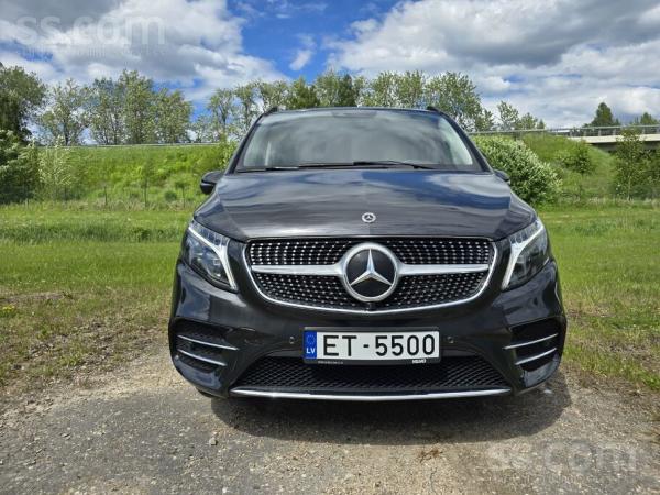 Grey Mercedes-Benz V 300 2023 in Riga, with an engine capacity of 2.00 L and mileage of 62 thousand km for 73000 €, photo 4 on AUTOMOTO.COM.LV