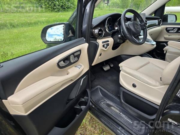 Grey Mercedes-Benz V 300 2023 in Riga, with an engine capacity of 2.00 L and mileage of 62 thousand km for 73000 €, photo 5 on AUTOMOTO.COM.LV