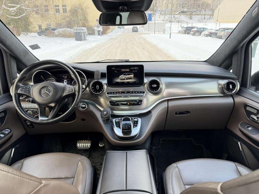 Pelēks Mercedes-Benz V 300 2019 Viļņa, ar dzinēja tilpumu 1.95 L un nobraukumu 124 tūkst. km par 47500 €, foto 3 vietnē AUTOMOTO.COM.LV