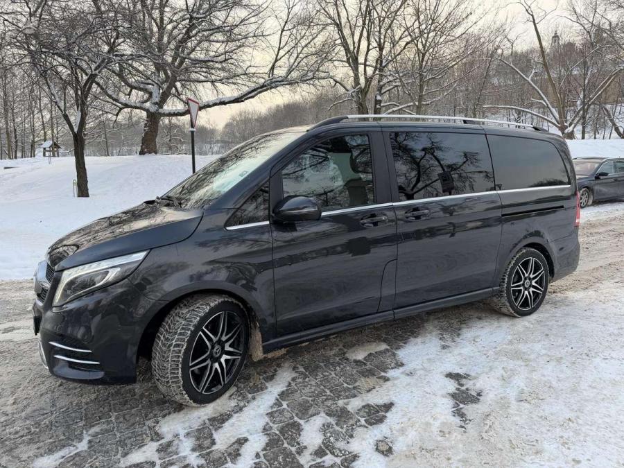 Pelēks Mercedes-Benz V 300 2019 Viļņa, ar dzinēja tilpumu 1.95 L un nobraukumu 124 tūkst. km par 47500 €, foto 5 vietnē AUTOMOTO.COM.LV
