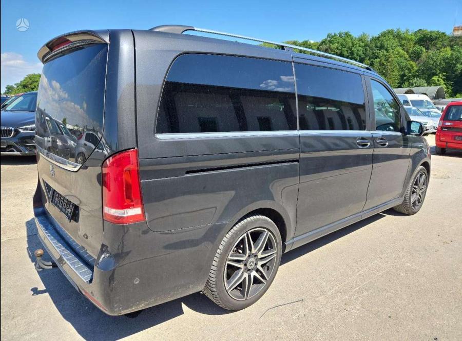 Grey Mercedes-Benz V 300 2020 in Klaipeda, with an engine capacity of 1.95 L and mileage of 111 thousand km for 23700 €, photo 4 on AUTOMOTO.COM.LV