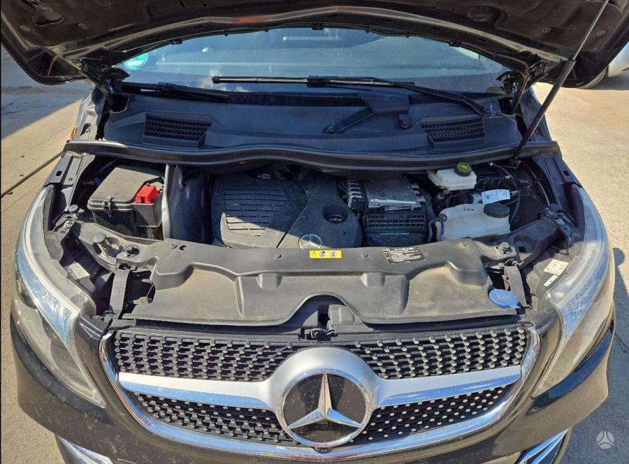 Grey Mercedes-Benz V 300 2020 in Klaipeda, with an engine capacity of 1.95 L and mileage of 111 thousand km for 23700 €, photo 8 on AUTOMOTO.COM.LV