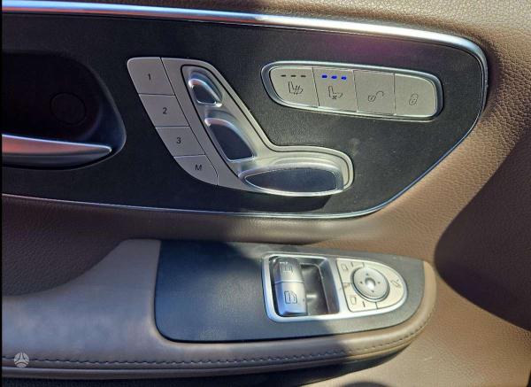Pelēks Mercedes-Benz V 300 2020 Klaipėda, ar dzinēja tilpumu 1.95 L un nobraukumu 111 tūkst. km par 23700 €, foto 9 vietnē AUTOMOTO.COM.LV