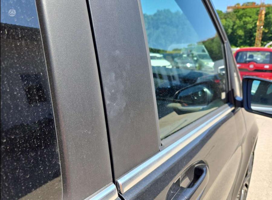 Grey Mercedes-Benz V 300 2020 in Klaipeda, with an engine capacity of 1.95 L and mileage of 111 thousand km for 23700 €, photo 22 on AUTOMOTO.COM.LV