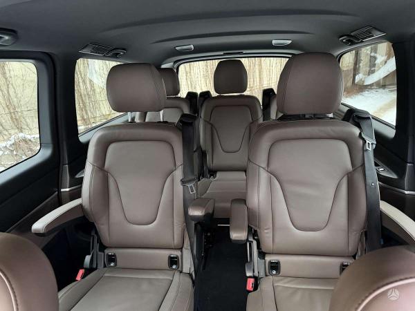 Sarkans Mercedes-Benz V 300 2020 Viļņa, ar dzinēja tilpumu 1.95 L un nobraukumu 124 tūkst. km par 52000 €, foto 10 vietnē AUTOMOTO.COM.LV