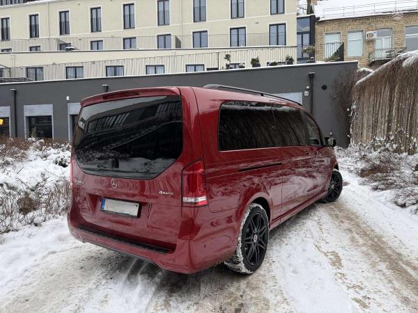 Red Mercedes-Benz V 300 2020 in Vilnius, with an engine capacity of 1.95 L and mileage of 124 thousand km for 49999 €, photo 7 on AUTOMOTO.COM.LV