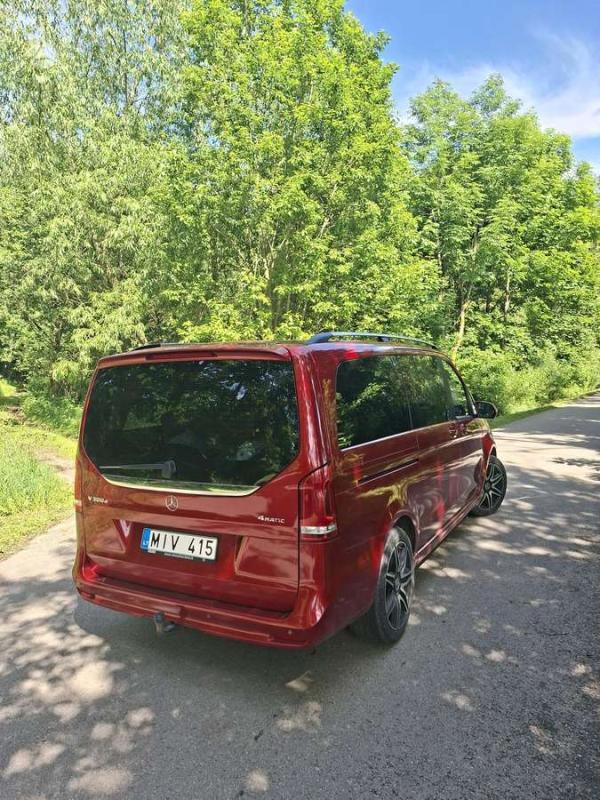 Sarkans Mercedes-Benz V 300 2022 Kauņa, ar dzinēja tilpumu 1.95 L un nobraukumu 150 tūkst. km par 53500 €, foto 4 vietnē AUTOMOTO.COM.LV