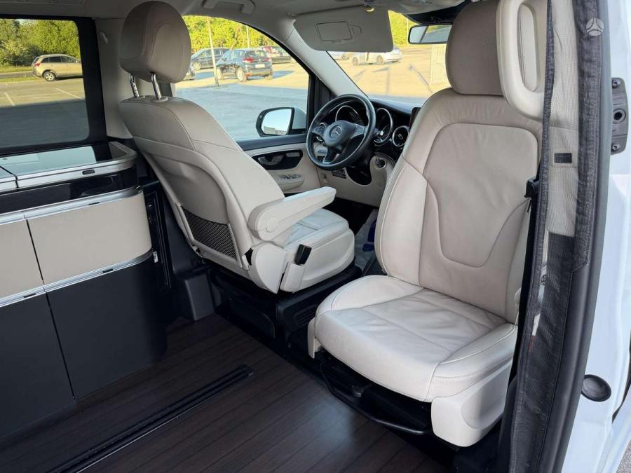 White Mercedes-Benz V 300 2020 in Palanga, with an engine capacity of 2.00 L and mileage of 148 thousand km for 51900 €, photo 29 on AUTOMOTO.COM.LV