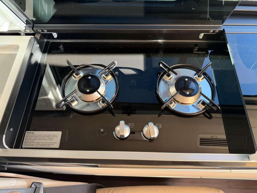 White Mercedes-Benz V 300 2020 in Palanga, with an engine capacity of 2.00 L and mileage of 148 thousand km for 51900 €, photo 37 on AUTOMOTO.COM.LV