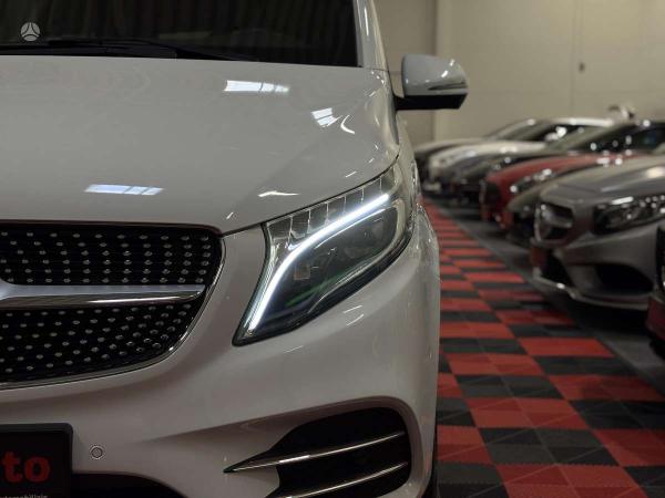 White Mercedes-Benz V 300 2023 in Vilnius, with an engine capacity of 1.95 L and mileage of 72 thousand km for 59000 €, photo 8 on AUTOMOTO.COM.LV