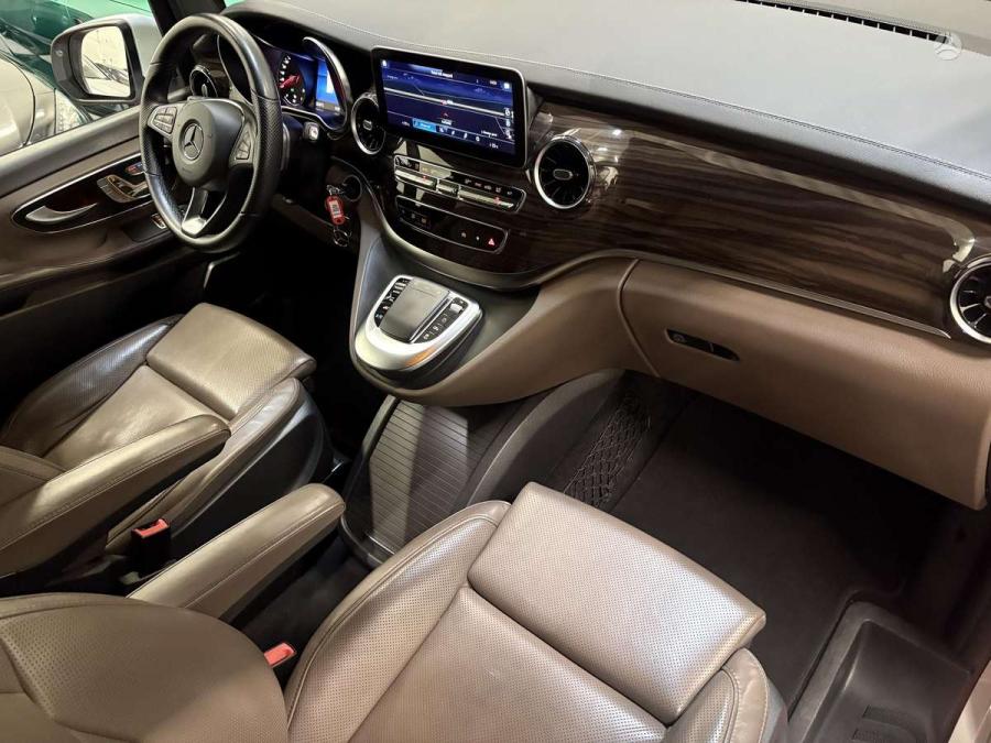 White Mercedes-Benz V 300 2023 in Vilnius, with an engine capacity of 1.95 L and mileage of 72 thousand km for 59000 €, photo 18 on AUTOMOTO.COM.LV