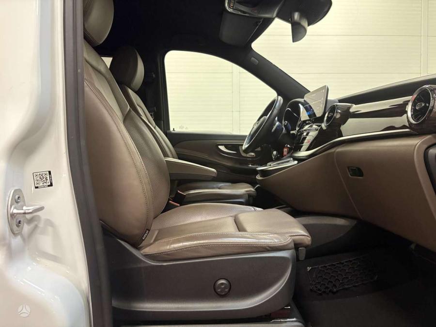 White Mercedes-Benz V 300 2023 in Vilnius, with an engine capacity of 1.95 L and mileage of 72 thousand km for 59000 €, photo 19 on AUTOMOTO.COM.LV
