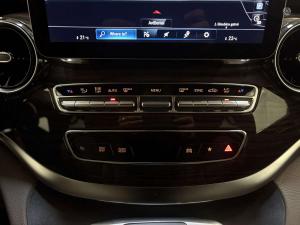 White Mercedes-Benz V 300 2023 in Vilnius, with an engine capacity of 1.95 L and mileage of 72 thousand km for 59000 €, photo 25 on AUTOMOTO.COM.LV