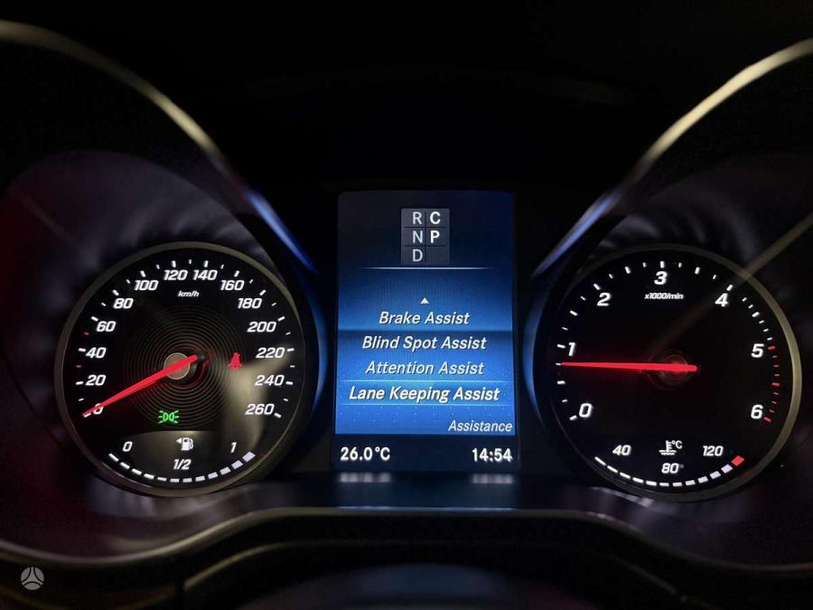 White Mercedes-Benz V 300 2023 in Vilnius, with an engine capacity of 1.95 L and mileage of 72 thousand km for 59000 €, photo 31 on AUTOMOTO.COM.LV