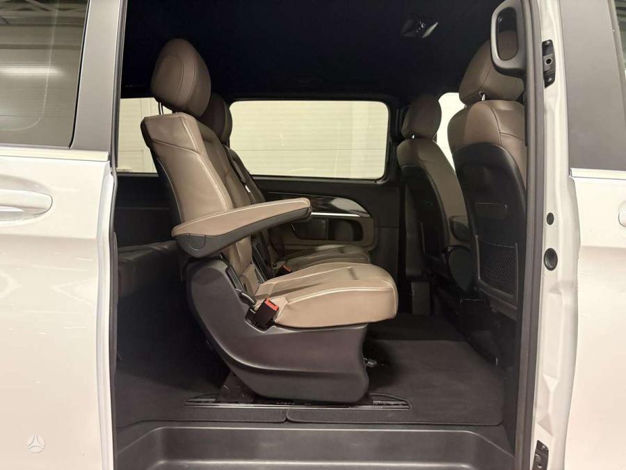 White Mercedes-Benz V 300 2023 in Vilnius, with an engine capacity of 1.95 L and mileage of 72 thousand km for 59000 €, photo 33 on AUTOMOTO.COM.LV