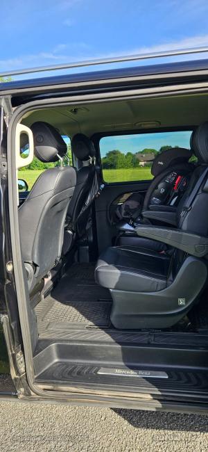 Melns Mercedes-Benz V-Class 2015 Tallina, ar dzinēja tilpumu 2.10 L un nobraukumu 223 tūkst. km par 27900 €, foto 12 vietnē AUTOMOTO.COM.LV