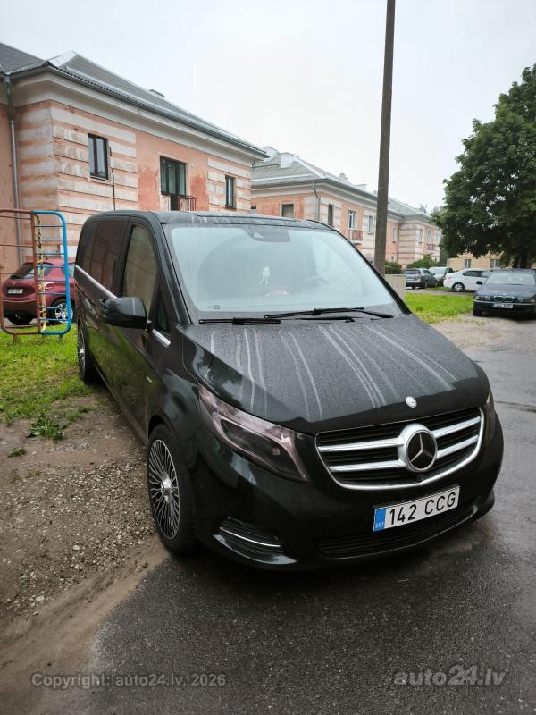 Melns Mercedes-Benz V-Class 2015 Narva, ar dzinēja tilpumu 2.10 L un nobraukumu 393 tūkst. km par 22000 €, foto 3 vietnē AUTOMOTO.COM.LV