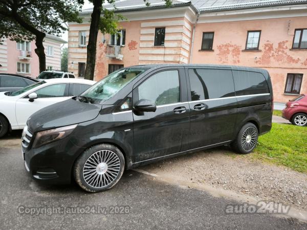 Melns Mercedes-Benz V-Class 2015 Narva, ar dzinēja tilpumu 2.10 L un nobraukumu 393 tūkst. km par 22000 €, foto 4 vietnē AUTOMOTO.COM.LV