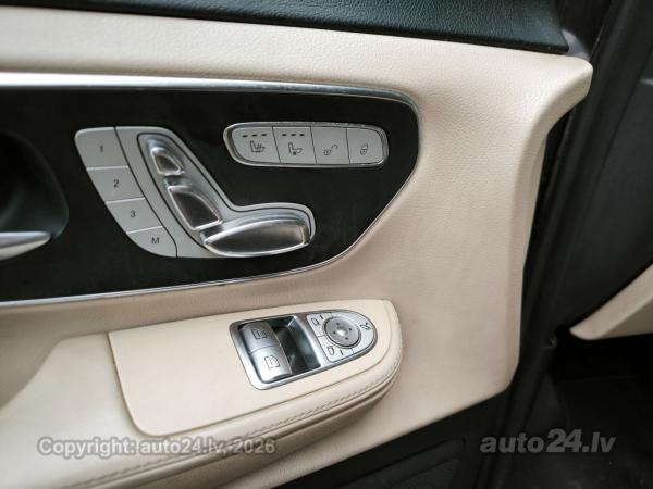 Melns Mercedes-Benz V-Class 2015 Narva, ar dzinēja tilpumu 2.10 L un nobraukumu 393 tūkst. km par 22000 €, foto 6 vietnē AUTOMOTO.COM.LV
