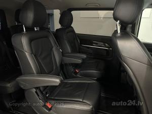 Black Mercedes-Benz V-Class 2016 in Tallinn, with an engine capacity of 2.10 L and mileage of 208 thousand km for 29900 €, photo 18 on AUTOMOTO.COM.LV