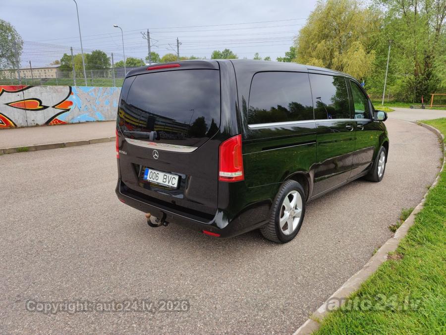 Melns Mercedes-Benz V-Class 2017 Tallina, ar dzinēja tilpumu 2.10 L un nobraukumu 204 tūkst. km par 35999 €, foto 4 vietnē AUTOMOTO.COM.LV