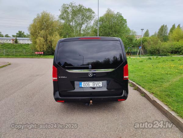 Black Mercedes-Benz V-Class 2017 in Tallinn, with an engine capacity of 2.10 L and mileage of 204 thousand km for 35999 €, photo 4 on AUTOMOTO.COM.LV
