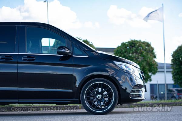 Black Mercedes-Benz V-Class 2017 in Tartu, with an engine capacity of 2.10 L and mileage of 158 thousand km for 37500 €, photo 2 on AUTOMOTO.COM.LV