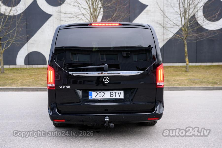 Melns Mercedes-Benz V-Class 2017 Pērnava, ar dzinēja tilpumu 2.10 L un nobraukumu 289 tūkst. km par 34900 €, foto 9 vietnē AUTOMOTO.COM.LV