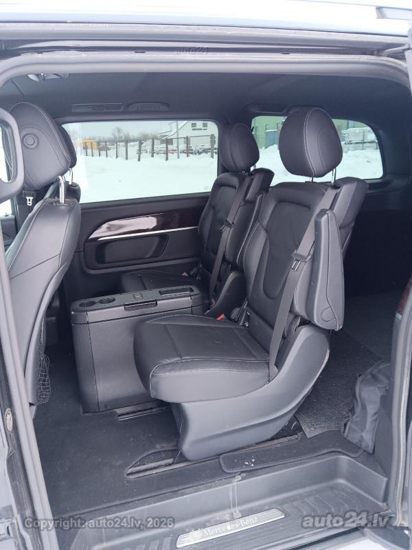 Melns Mercedes-Benz V-Class 2018 Tallina, ar dzinēja tilpumu 2.10 L un nobraukumu 200 tūkst. km par 36000 €, foto 11 vietnē AUTOMOTO.COM.LV
