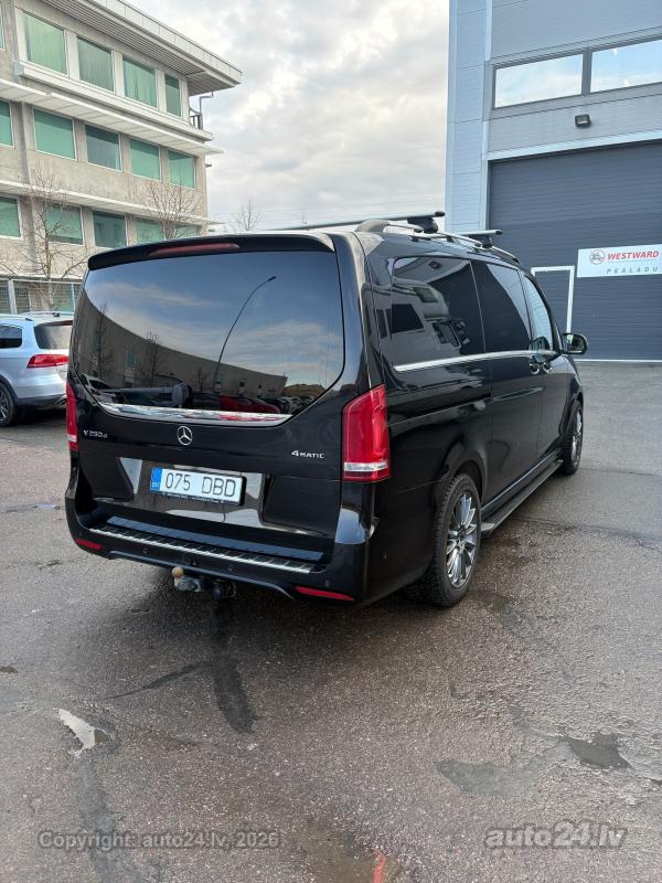 Melns Mercedes-Benz V-Class 2018 Tallina, ar dzinēja tilpumu 2.10 L un nobraukumu 291 tūkst. km par 29900 €, foto 3 vietnē AUTOMOTO.COM.LV