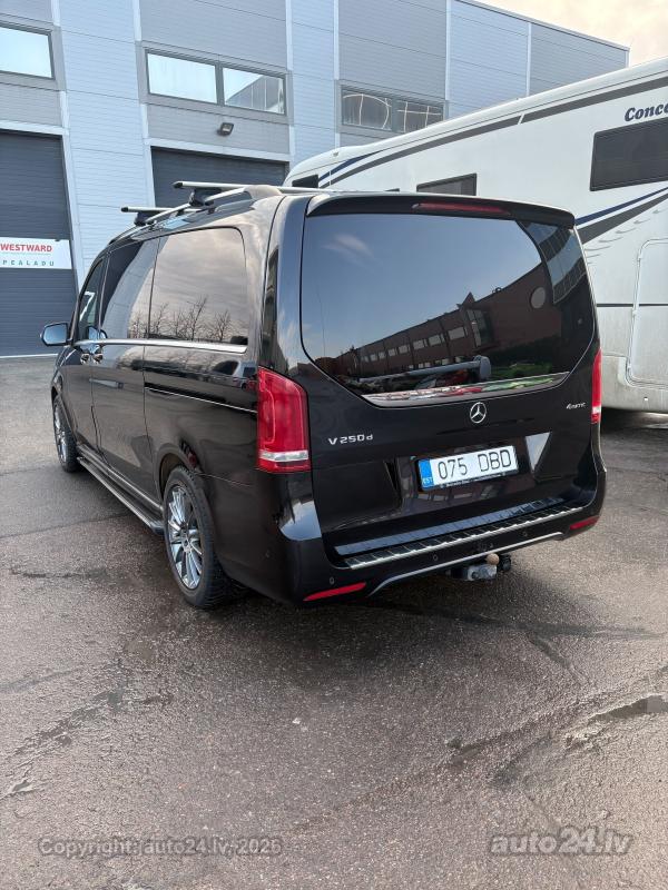 Melns Mercedes-Benz V-Class 2018 Tallina, ar dzinēja tilpumu 2.10 L un nobraukumu 291 tūkst. km par 29900 €, foto 4 vietnē AUTOMOTO.COM.LV