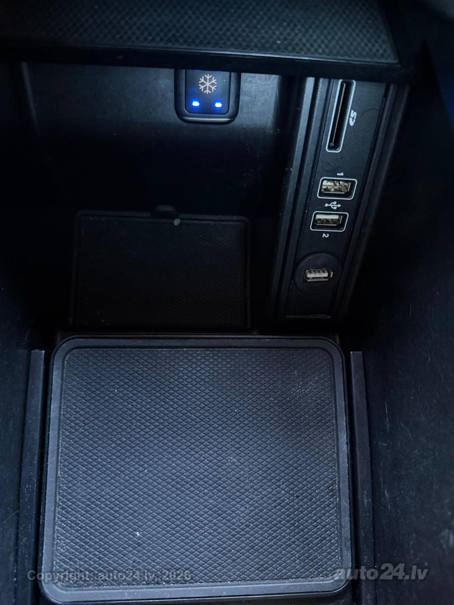 Melns Mercedes-Benz V-Class 2018 Tallina, ar dzinēja tilpumu 2.10 L un nobraukumu 284 tūkst. km par 32000 €, foto 29 vietnē AUTOMOTO.COM.LV
