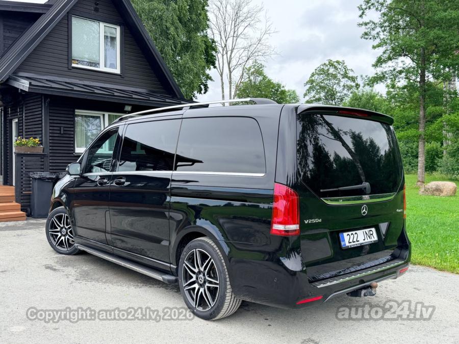 Black Mercedes-Benz V-Class 2018 in Tallinn, with an engine capacity of 2.10 L and mileage of 297 thousand km for 36000 €, photo 5 on AUTOMOTO.COM.LV