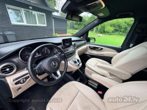 Black Mercedes-Benz V-Class 2018 in Tallinn, with an engine capacity of 2.10 L and mileage of 297 thousand km for 36000 €, photo 11 on AUTOMOTO.COM.LV