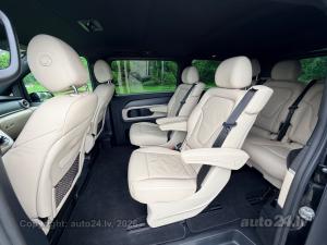Black Mercedes-Benz V-Class 2018 in Tallinn, with an engine capacity of 2.10 L and mileage of 297 thousand km for 36000 €, photo 12 on AUTOMOTO.COM.LV
