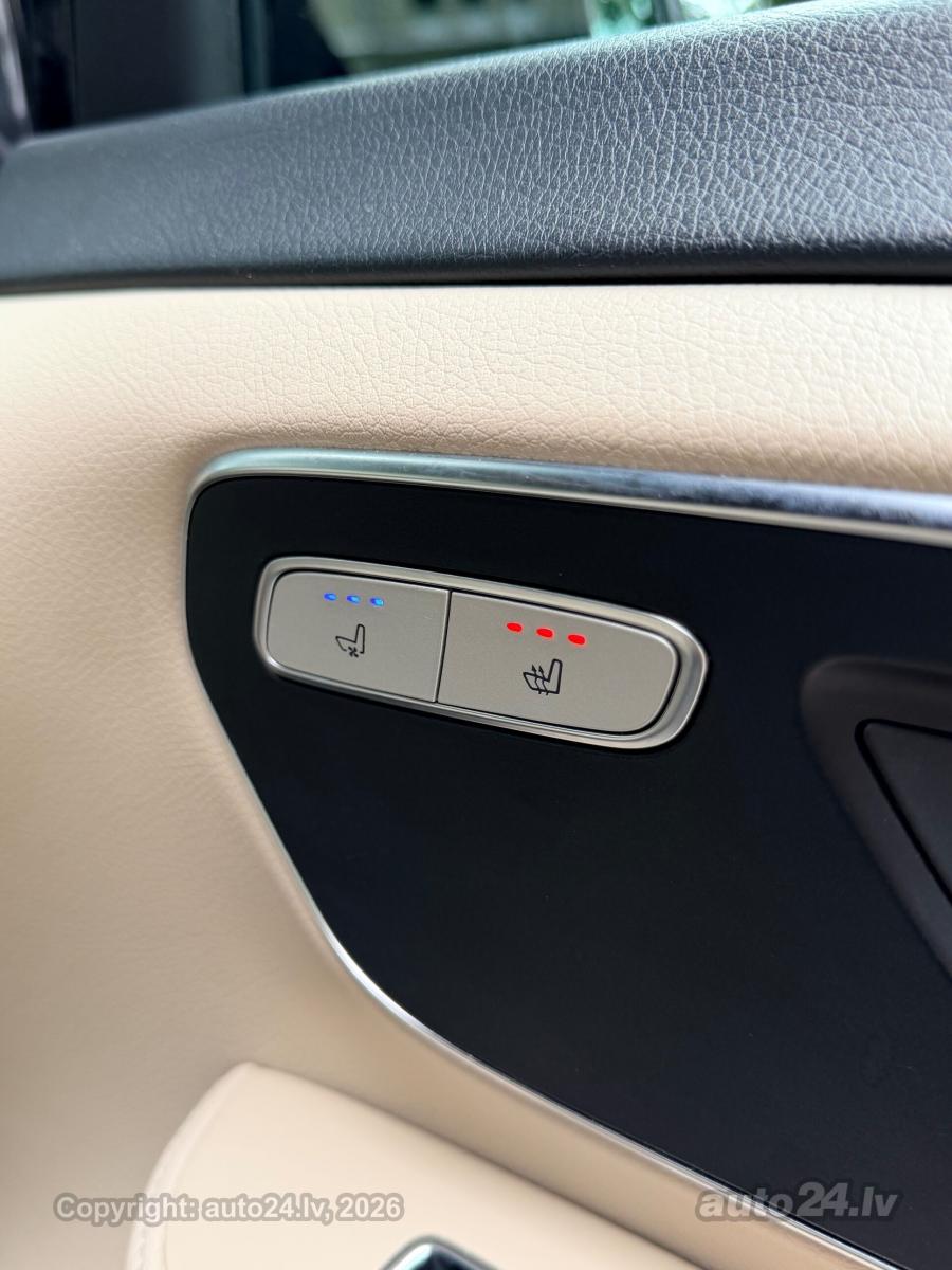 Black Mercedes-Benz V-Class 2018 in Tallinn, with an engine capacity of 2.10 L and mileage of 297 thousand km for 36000 €, photo 15 on AUTOMOTO.COM.LV