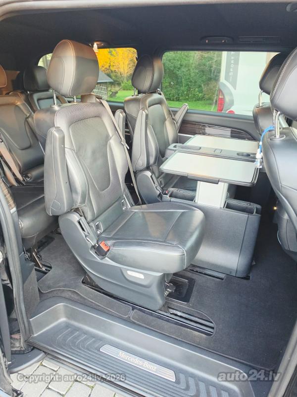 Black Mercedes-Benz V-Class 2019 in Turi, with an engine capacity of 2.10 L and mileage of 151 thousand km for 45000 €, photo 10 on AUTOMOTO.COM.LV