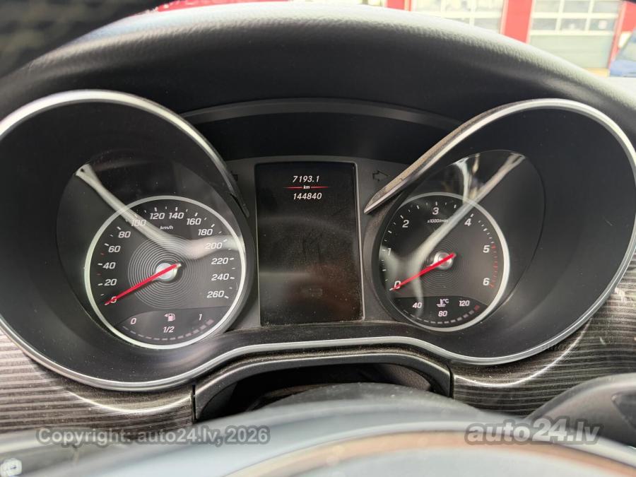 Black Mercedes-Benz V-Class 2020 in Tartu, with an engine capacity of 0.00 L and mileage of 145 thousand km for 39900 €, photo 7 on AUTOMOTO.COM.LV