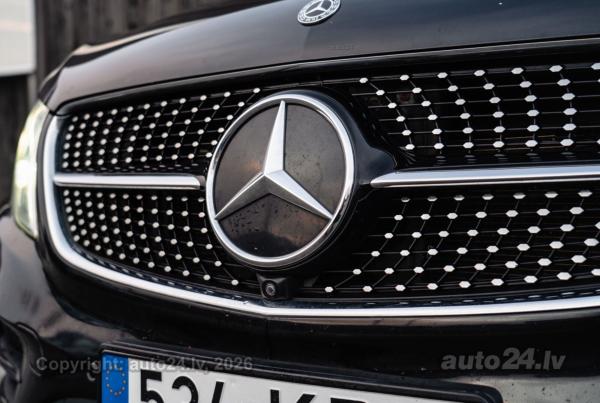 Black Mercedes-Benz V-Class 2020 in Tallinn, with an engine capacity of 2.00 L and mileage of 126 thousand km for 49900 €, photo 11 on AUTOMOTO.COM.LV