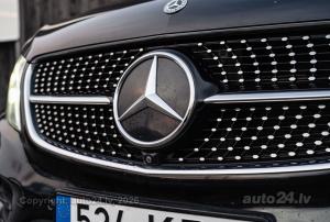 Black Mercedes-Benz V-Class 2020 in Tallinn, with an engine capacity of 2.00 L and mileage of 126 thousand km for 49900 €, photo 11 on AUTOMOTO.COM.LV