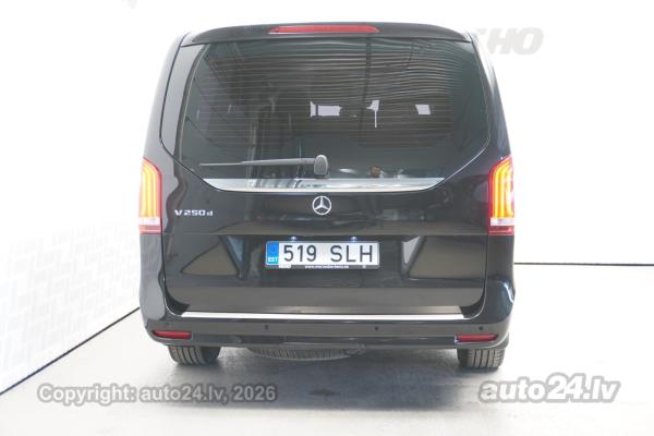 Melns Mercedes-Benz V-Class 2021 Tartu, ar dzinēja tilpumu 2.00 L un nobraukumu 95 tūkst. km par 44900 €, foto 4 vietnē AUTOMOTO.COM.LV