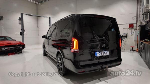 Black Mercedes-Benz V-Class 2022 in Tallinn, with an engine capacity of 2.00 L and mileage of 118 thousand km for 56200 €, photo 8 on AUTOMOTO.COM.LV