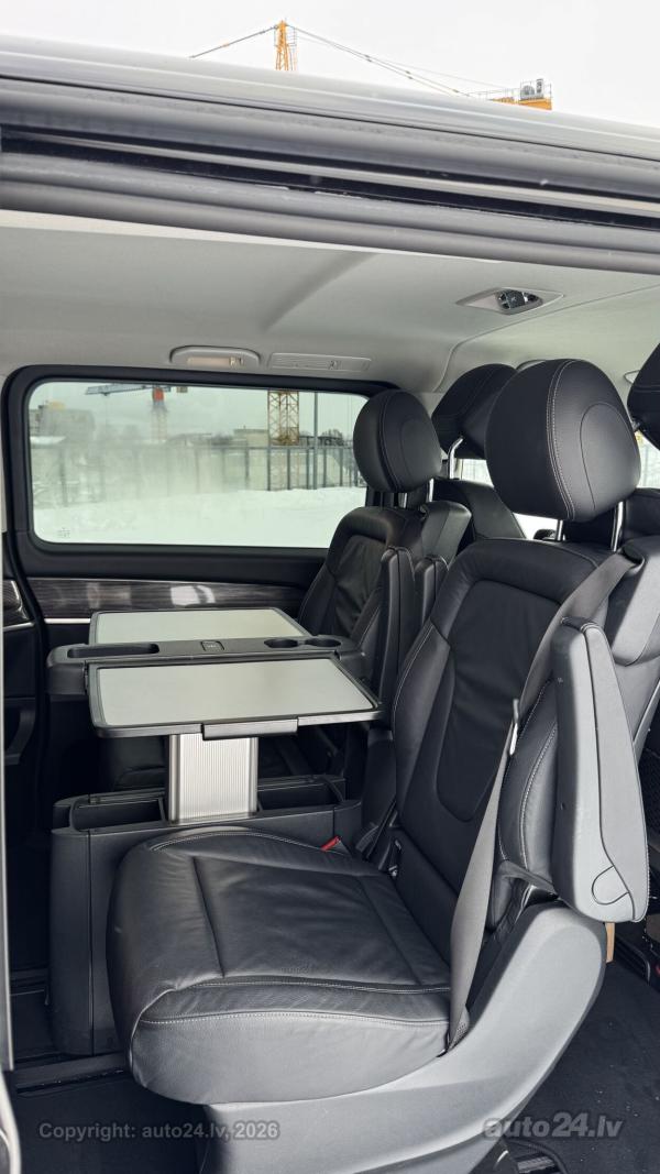 Melns Mercedes-Benz V-Class 2022 Tallina, ar dzinēja tilpumu 2.00 L un nobraukumu 96 tūkst. km par 50900 €, foto 11 vietnē AUTOMOTO.COM.LV