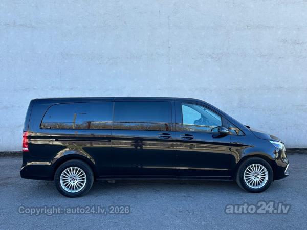 Melns Mercedes-Benz V-Class 2024 Tallina, ar dzinēja tilpumu 2.00 L un nobraukumu 70 tūkst. km par 62000 €, foto 2 vietnē AUTOMOTO.COM.LV
