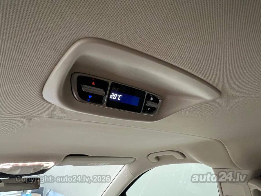 Melns Mercedes-Benz V-Class 2024 Tallina, ar dzinēja tilpumu 2.00 L un nobraukumu 88 tūkst. km par 69990 €, foto 28 vietnē AUTOMOTO.COM.LV